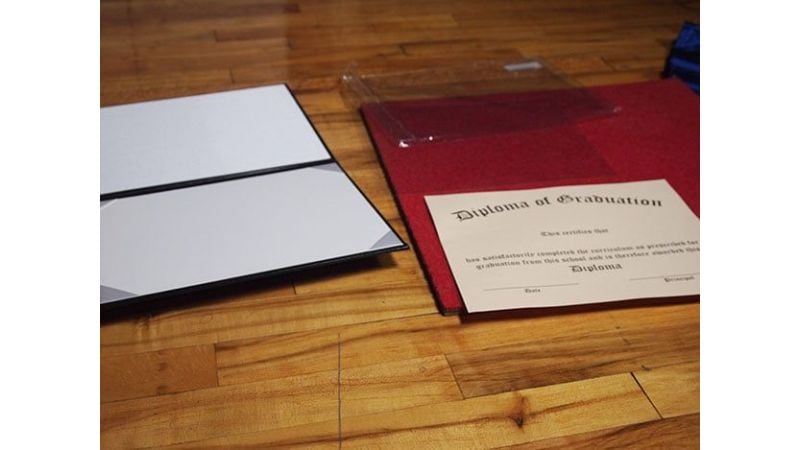 How to Insert a Certificate into a Diploma Cover