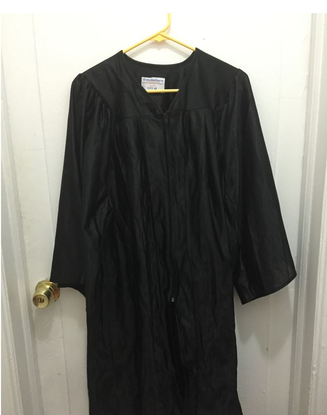 How to Remove the Wrinkles from your Graduation Gown